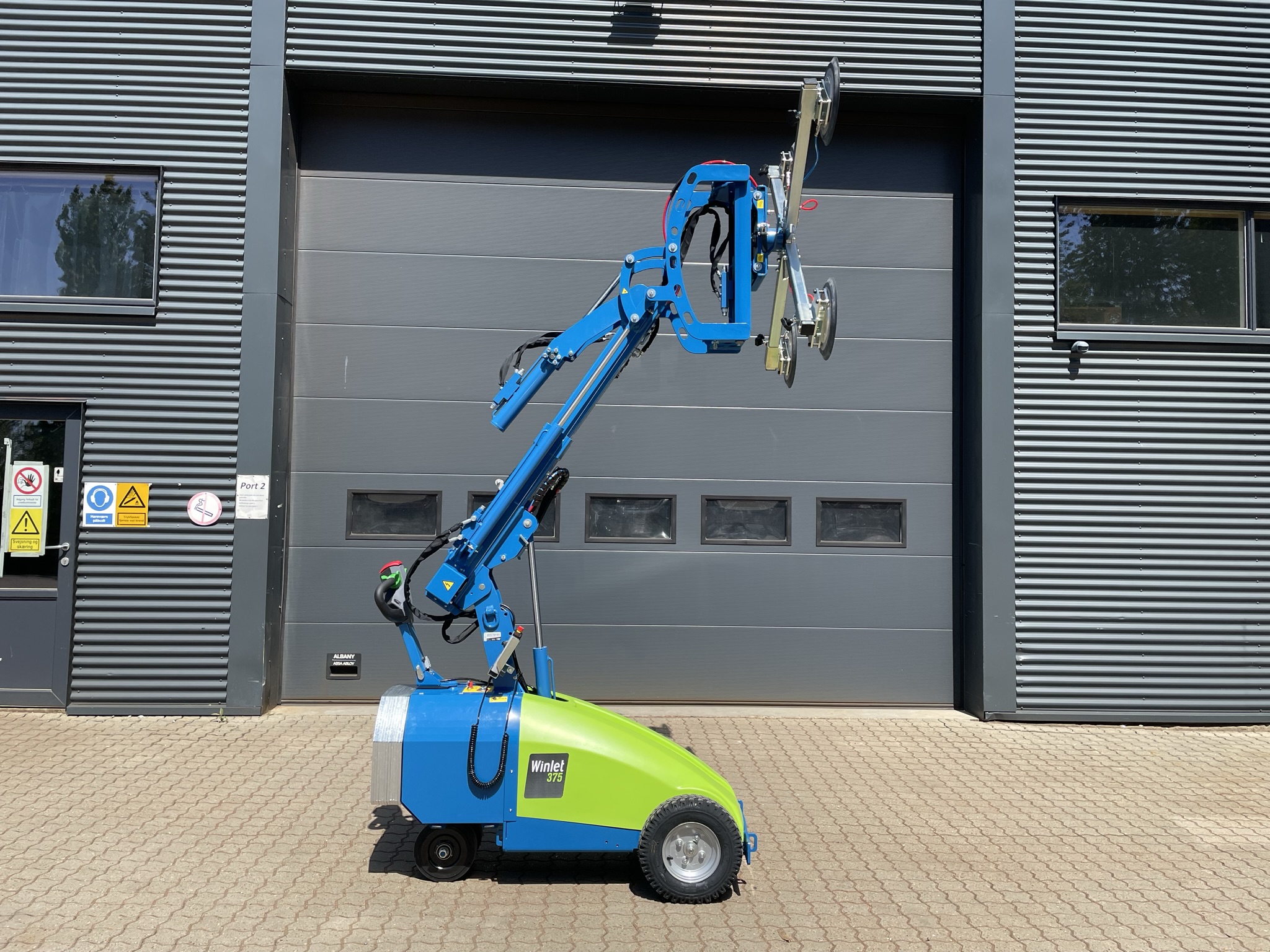 Winlet 375 glazing robot | GMV A/S